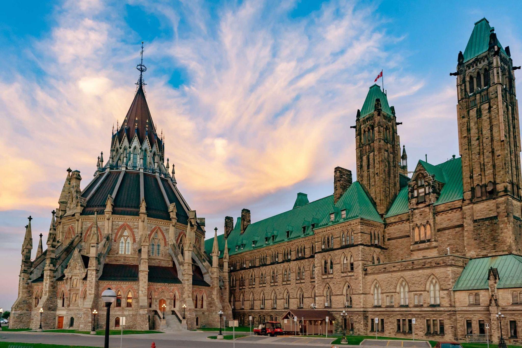 Permanent Establishment in Canada | Commenda